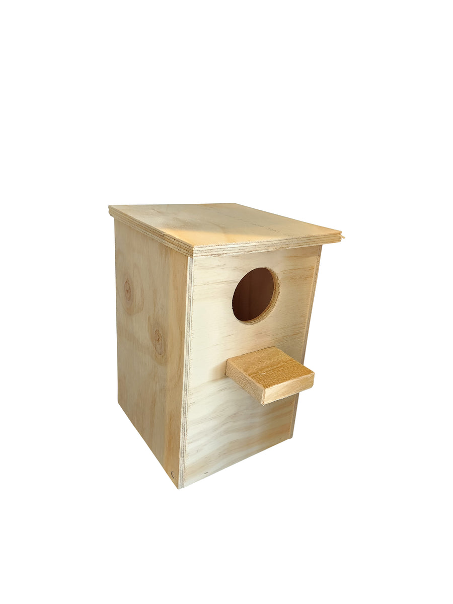 grass-parrot-nesting-box-northwood-hideaways